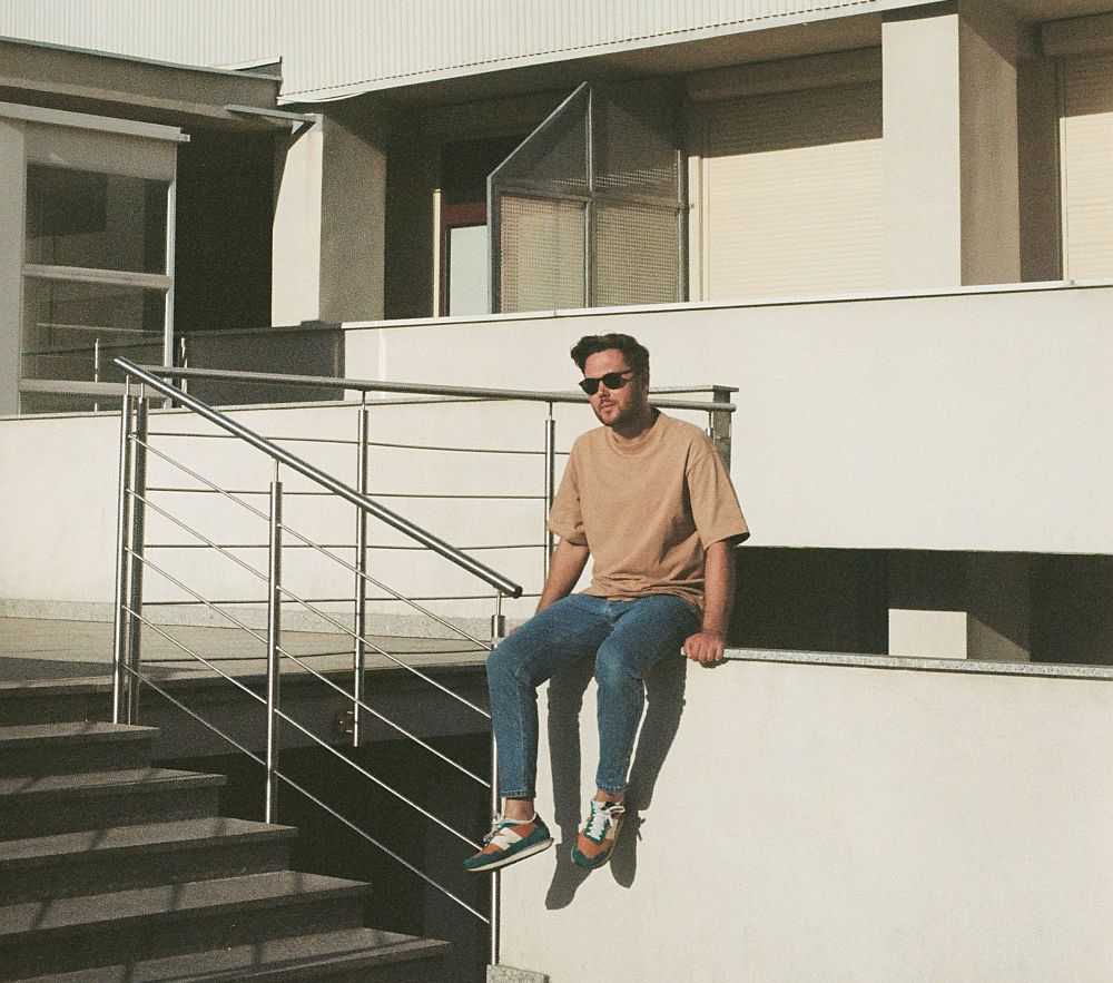 Wrocławski TOM J wydał pierwszą zapowiedź nowej płyty: singel „Ostatni ...