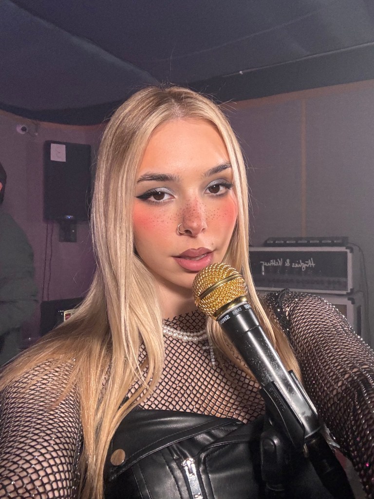 Aria Martelle i jej „Zabawa z ogniem” – M MAG